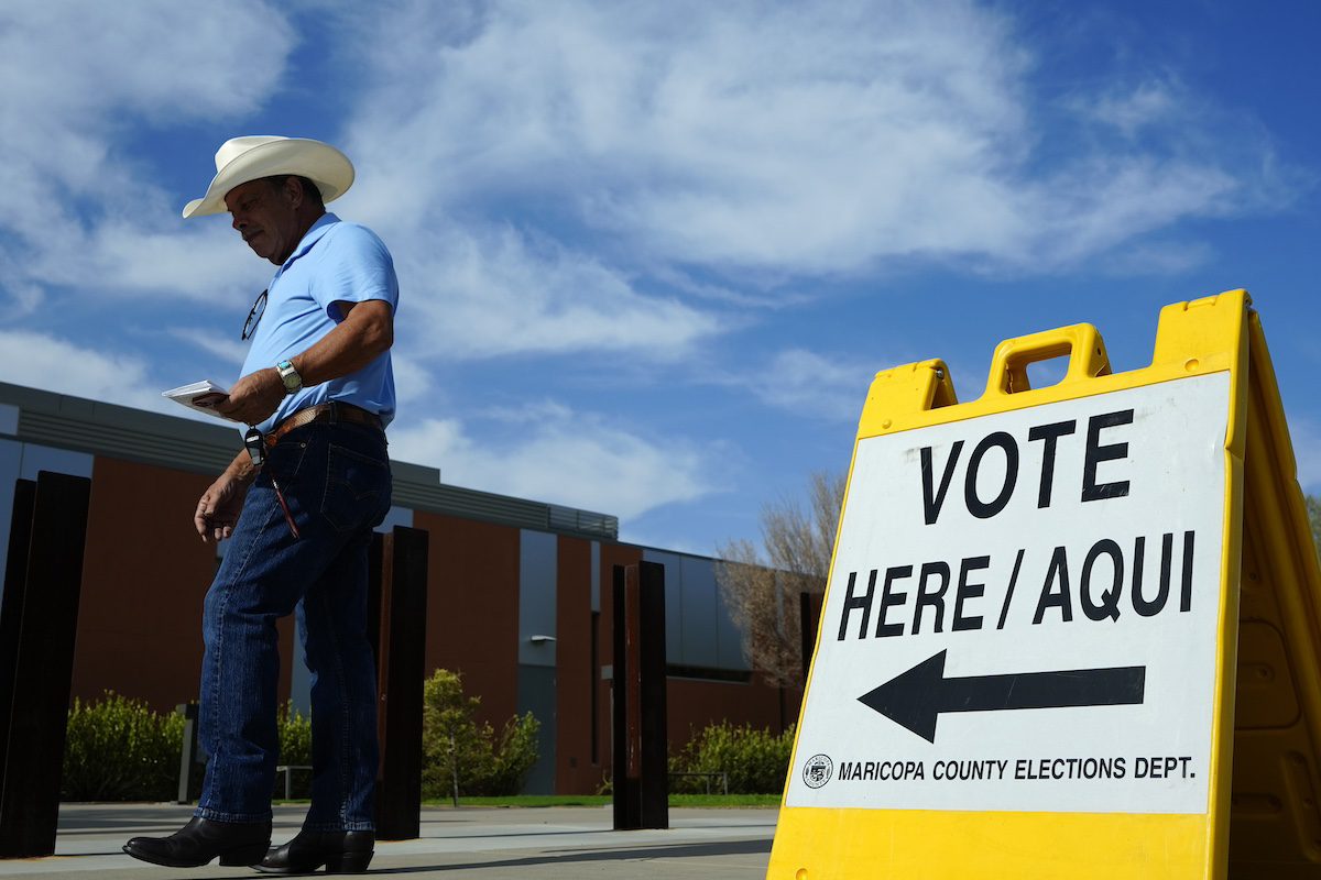 Arizona Early Voting Begins with Campaign Visits from Candidates