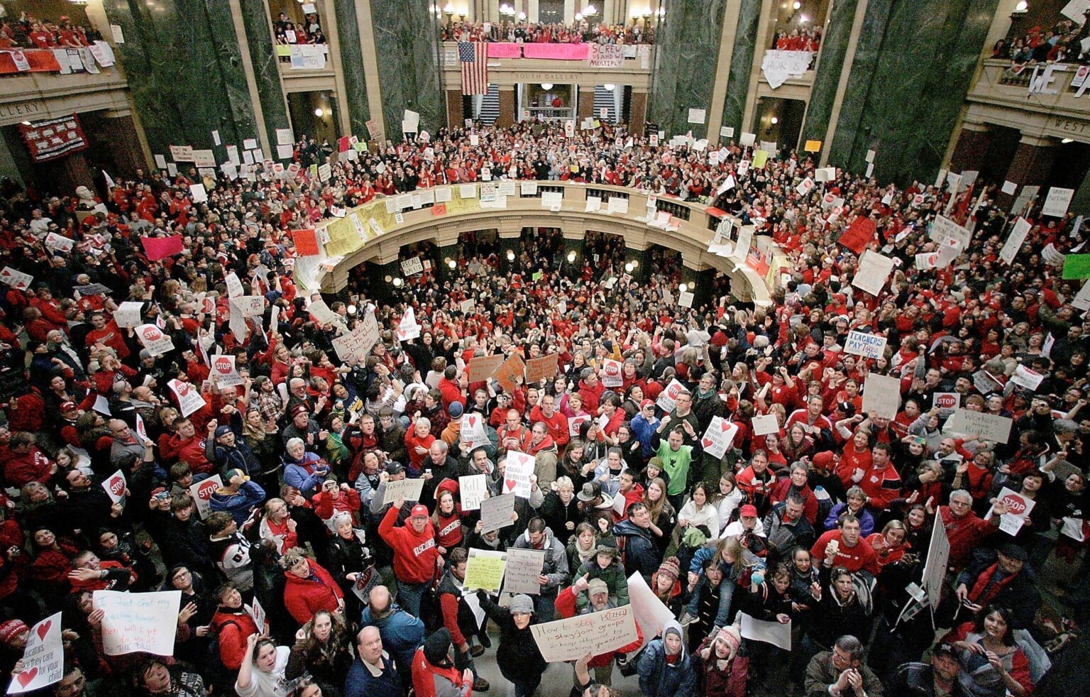 Wisconsin Teachers Applaud Judge’s Act 10 Ruling